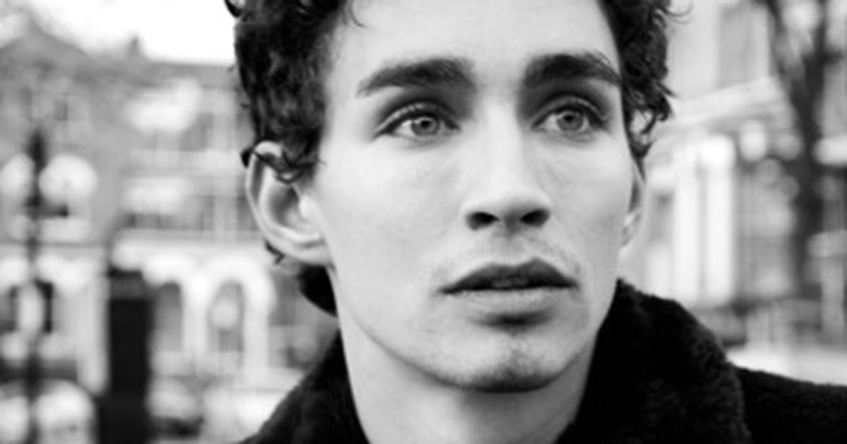 Robert Sheehan on Knowing What You Deserve as an Actor