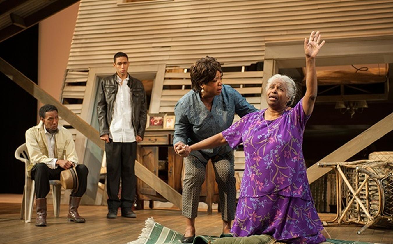 5 Reasons All Actors Should Do Stage Crew