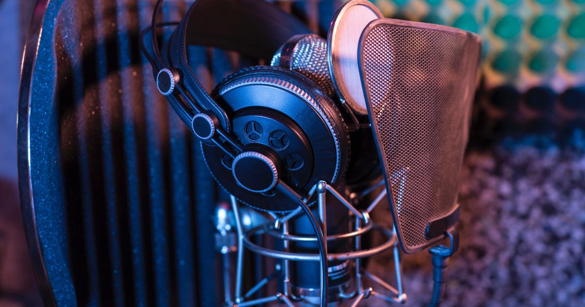 How Voiceover Actors Can Find Work in Commercial, Radio Imaging + 3 ...