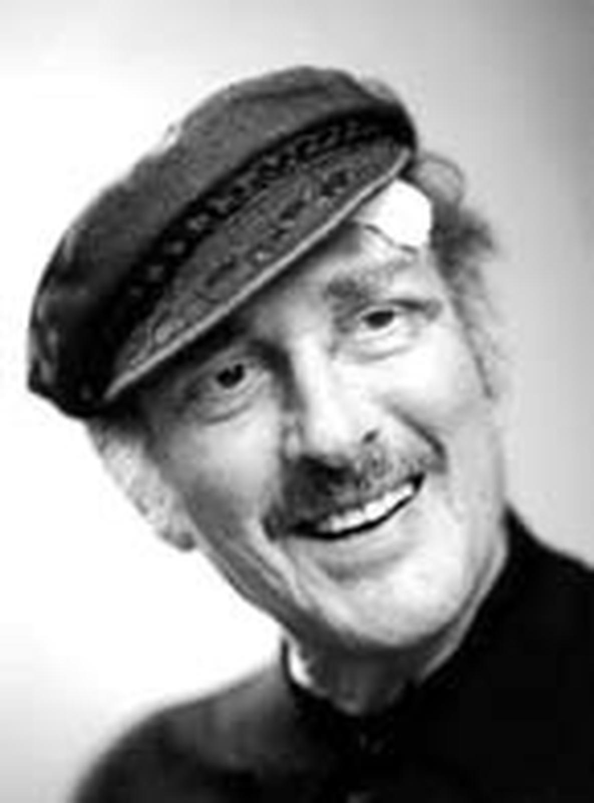 Pinter, Master of Menace and Pauses, Wins Nobel Prize