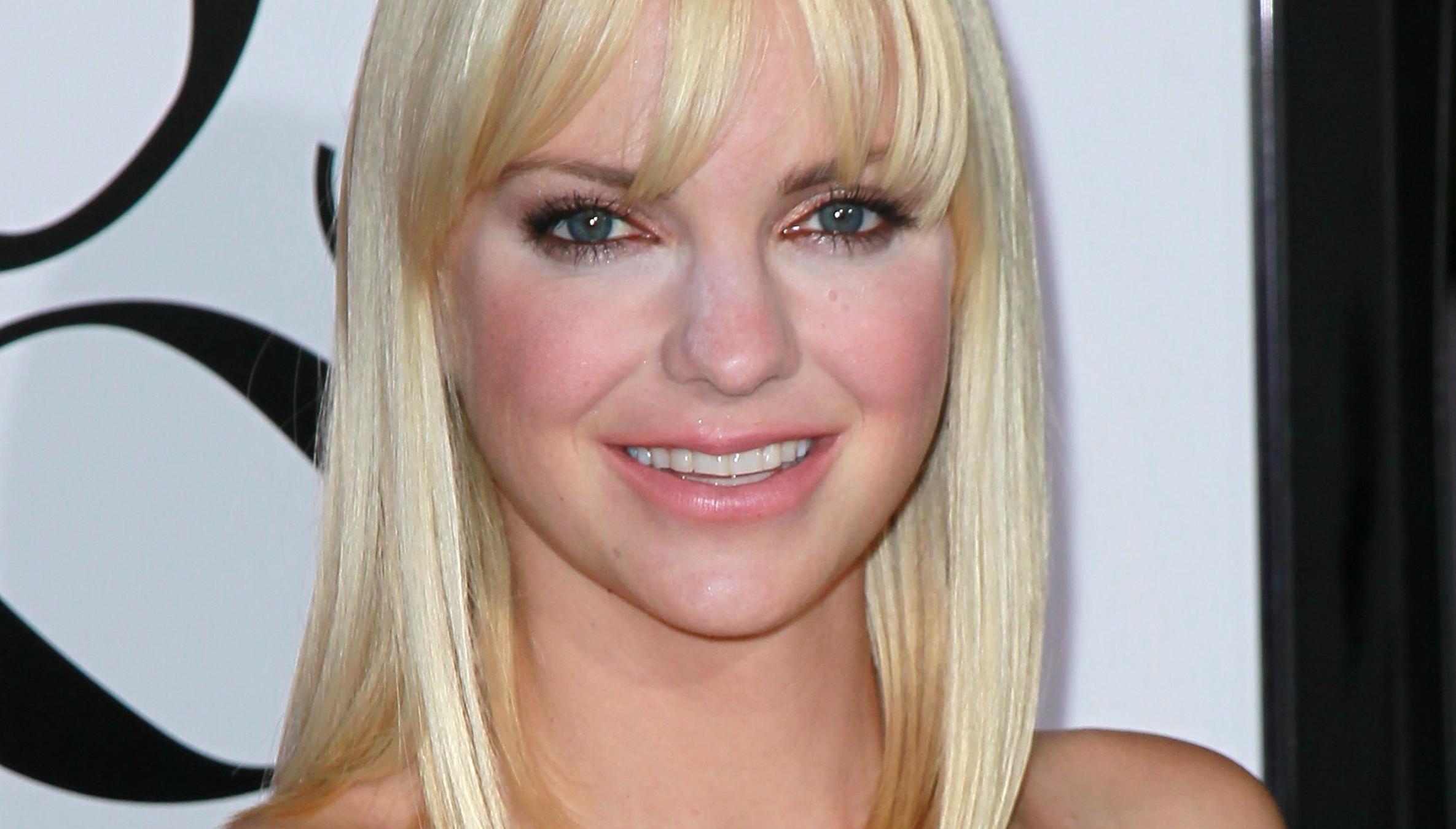CBS' 'Mom' Pilot with Anna Faris, CW's 'Vampire Diaries' Spinoff, Get ...