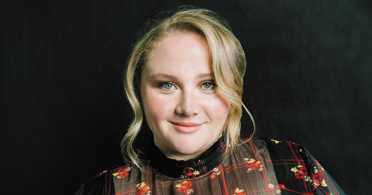 Netflix’s Danielle Macdonald on Working with Jennifer Aniston + Sandra ...