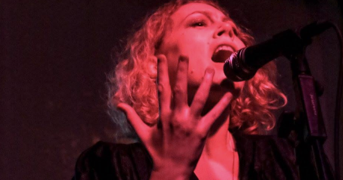 What are Poetry Slams and How Can They Make you a Better Performer?
