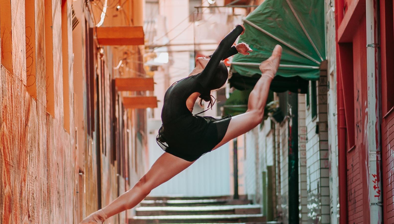 CASTING ALERT: A Music Video Wants a Contortionist Dancer + More ...