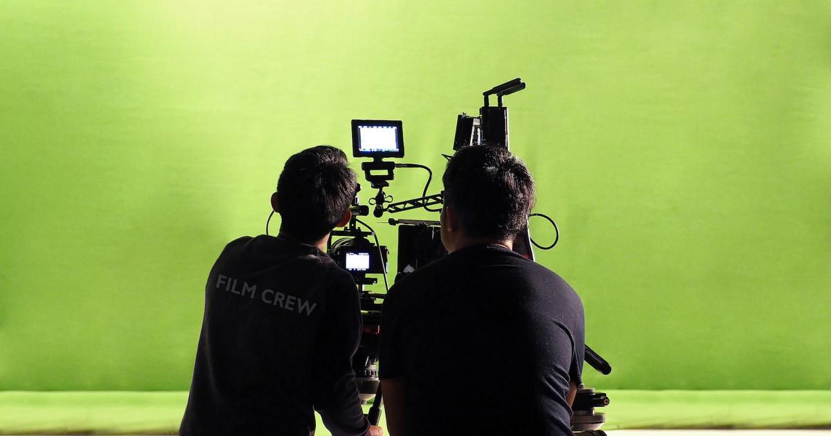 Dominic Sherwood on How to Act on a Green Screen