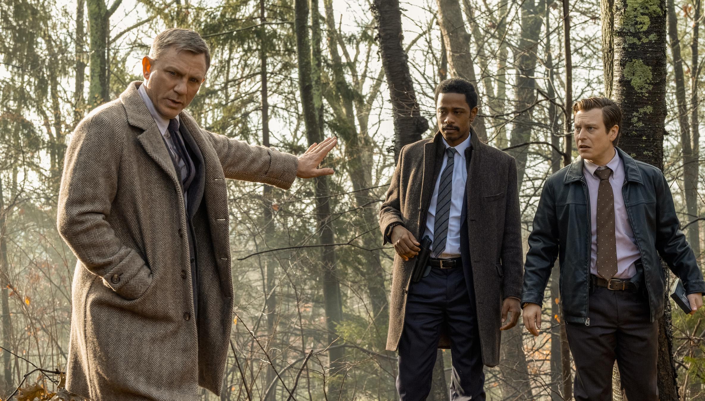 Daniel Craig + Chris Evans Among Star-Studded Suspects in ‘Knives Out ...