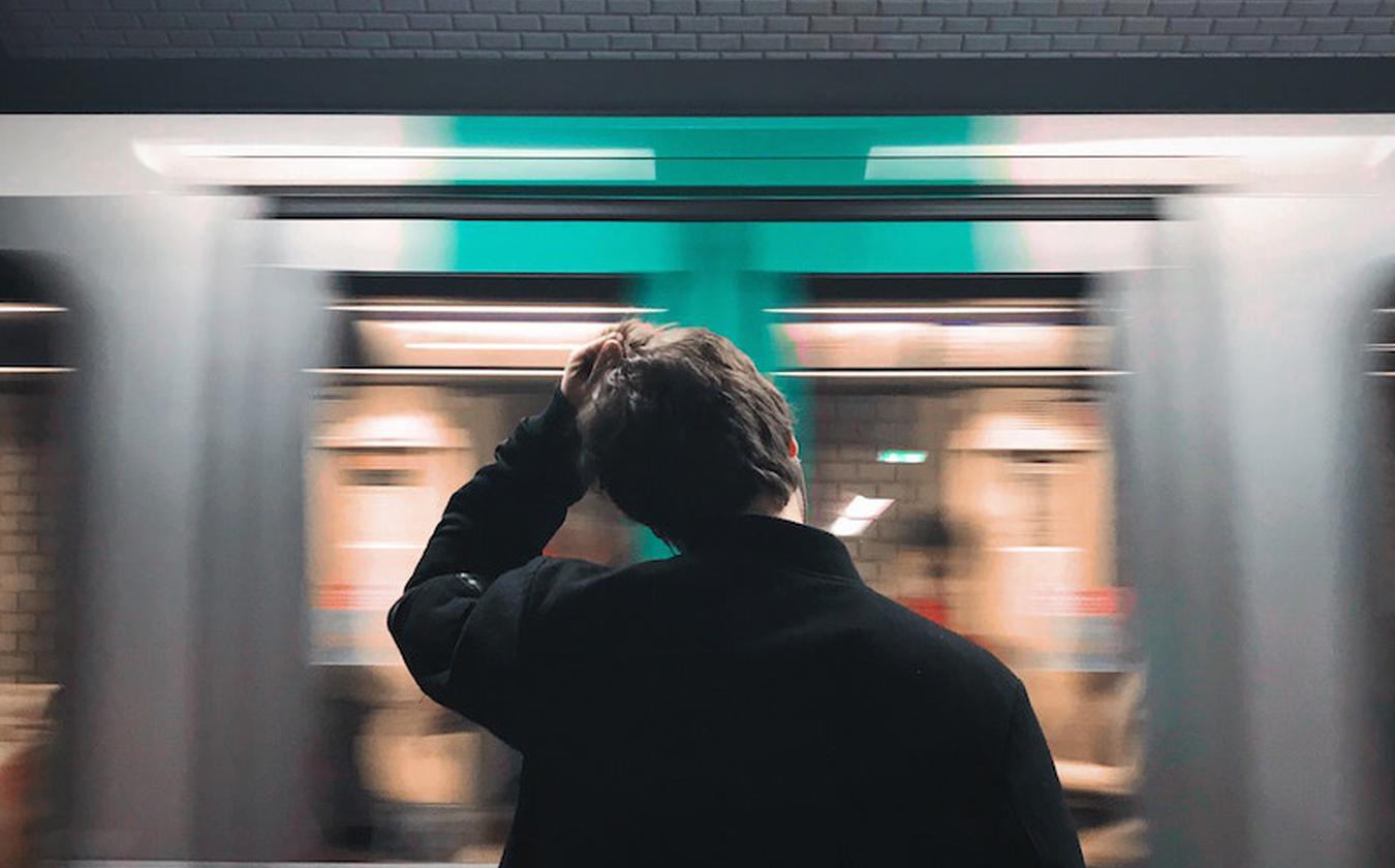 How To Submit Yourself To an Agency (According To an Agent)