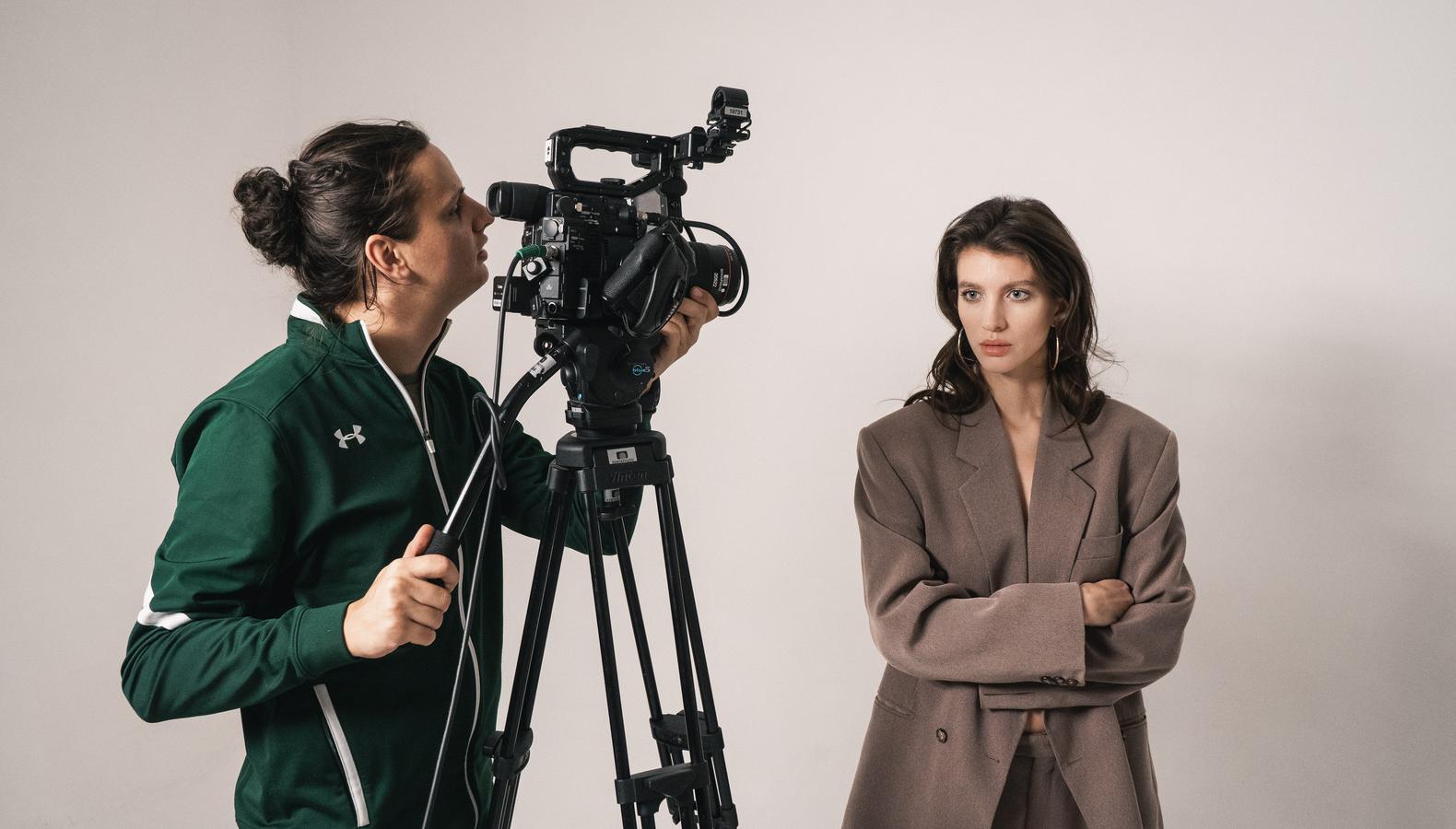 How to Become a Commercial Model: Tips for Getting Started