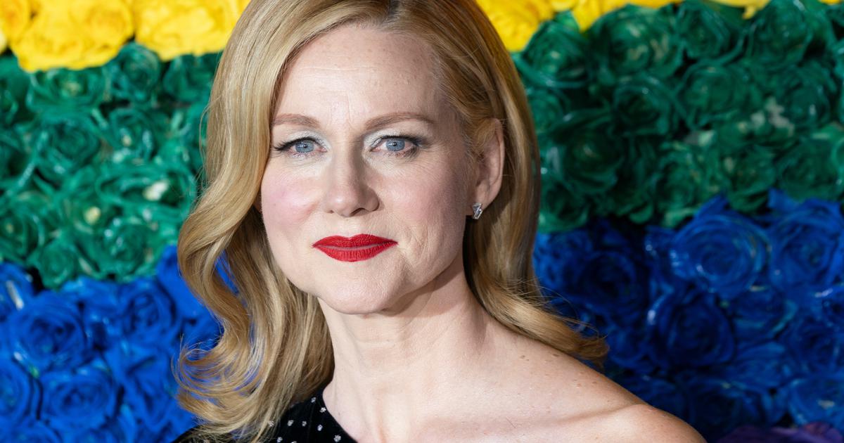 Laura Linney Talks ‘Ozark’ + Her Acting Process