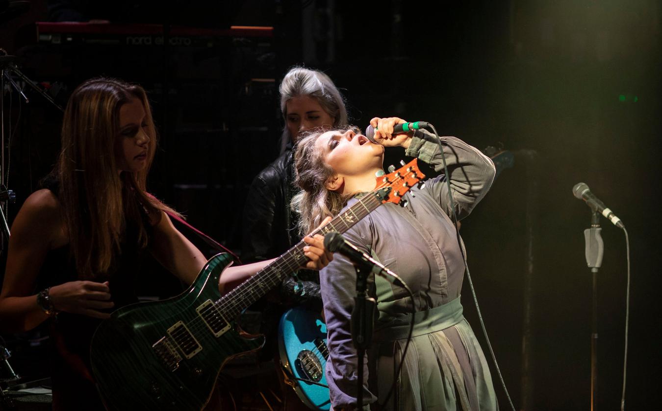 Stage Cue in Theater: Examples, Definition, and Advice | Backstage