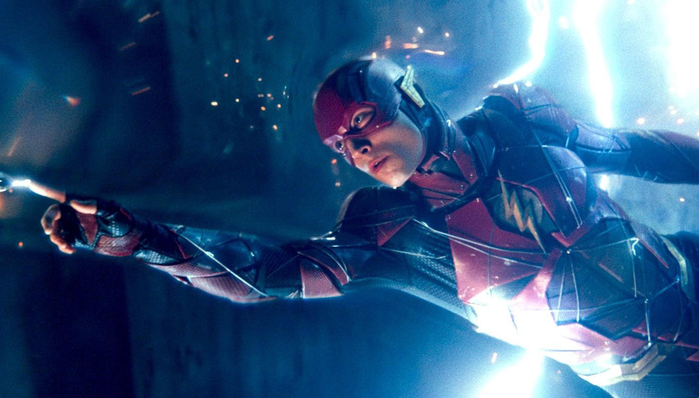 Get Cast With Ezra Miller in DC Superhero Film ‘The Flash’