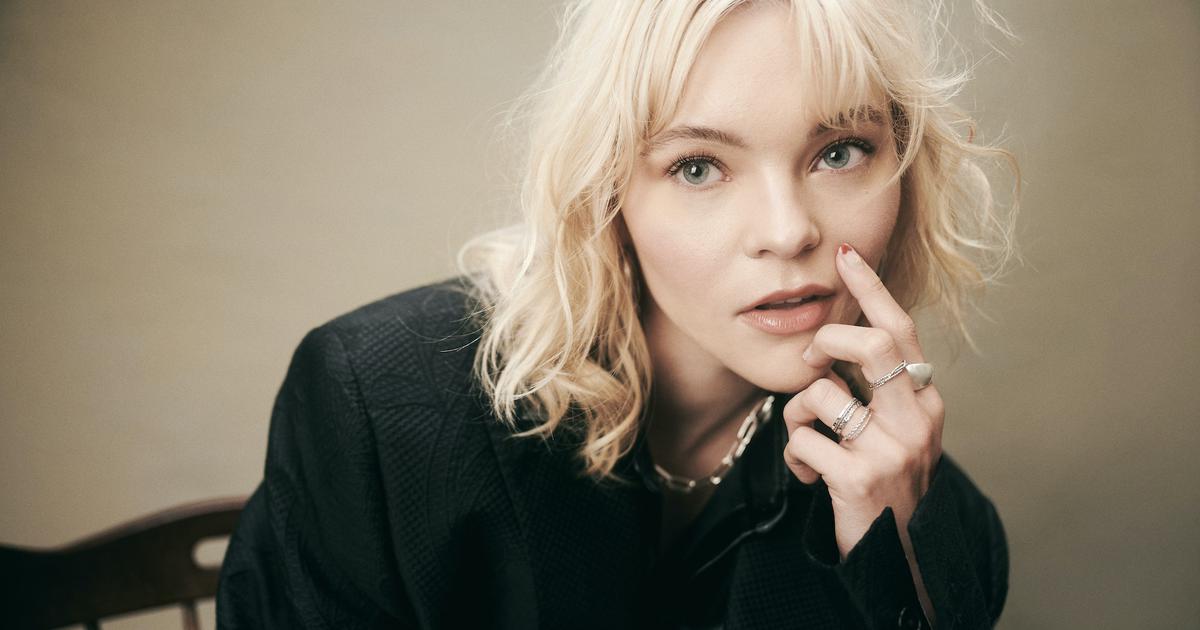 Why Taylor Hickson Loves ‘Motherland: Fort Salem’ | Backstage