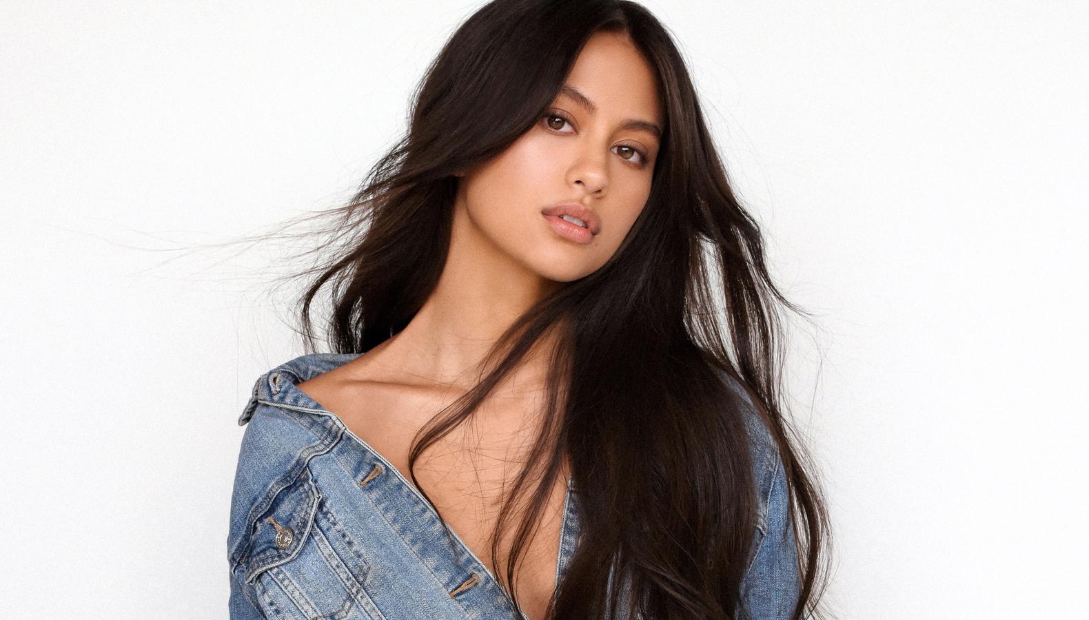 ‘Chapelwaite’ Star on Adrien Brody + Her First Acting Gig | Backstage