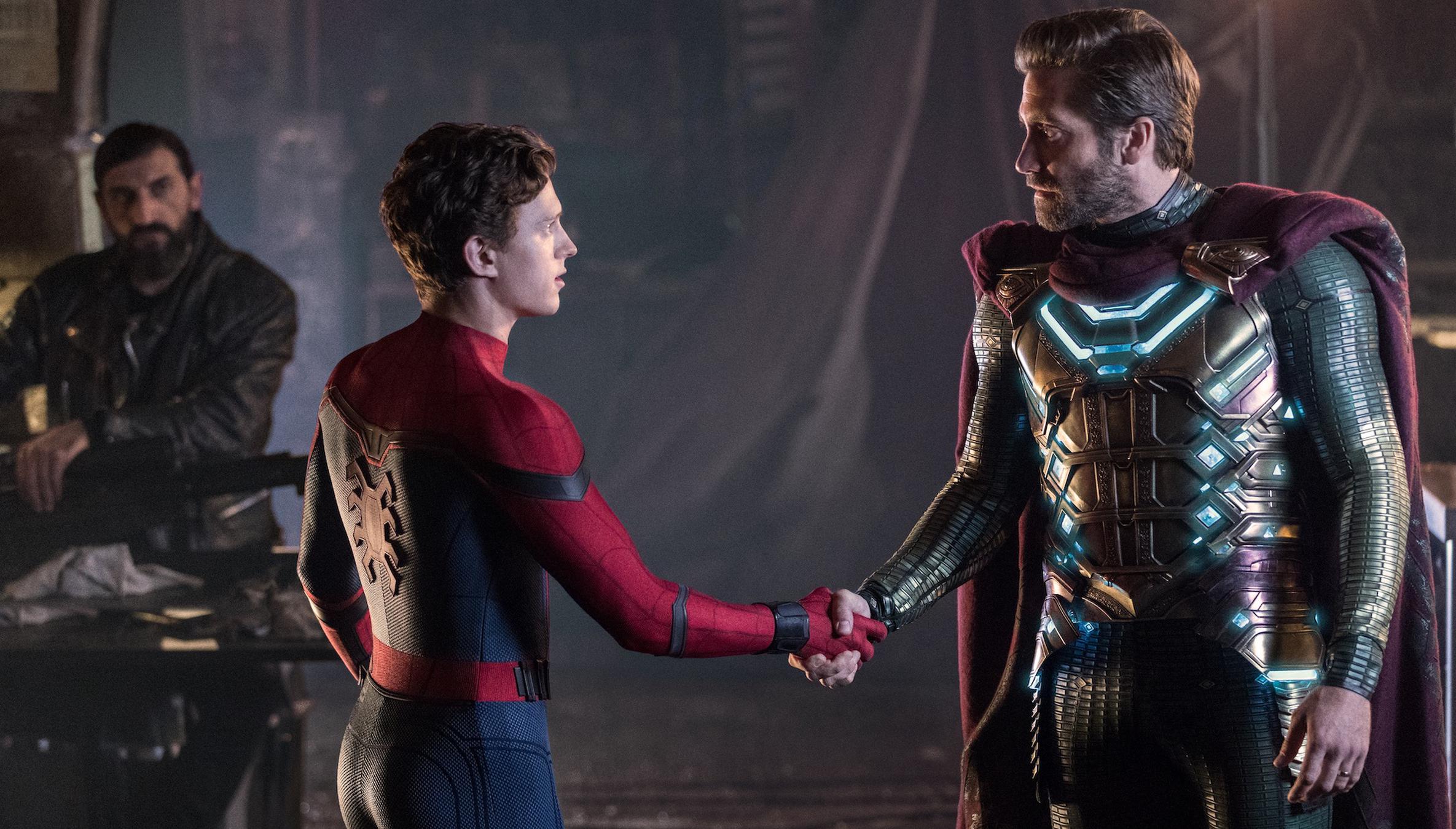 Tom Holland Saved Jake Gyllenhaal On ‘spider Man Set Backstage