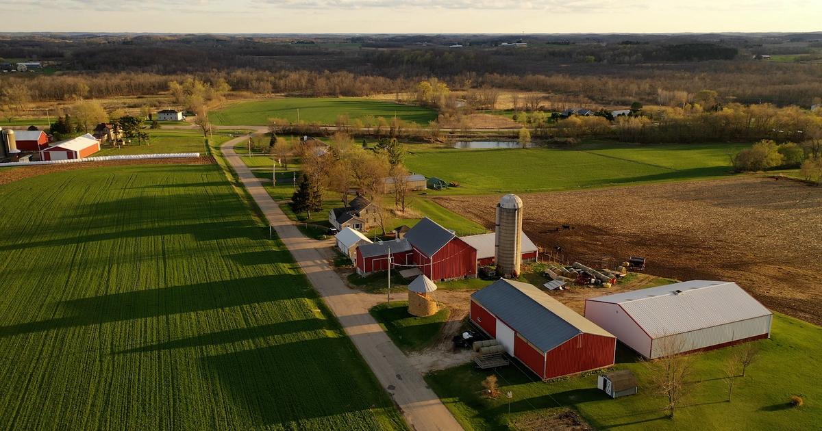 What Is an Establishing Shot? A Guide (with Examples) | Backstage