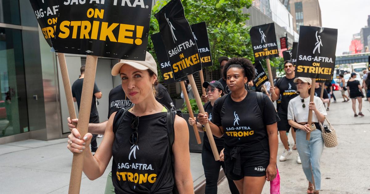 Actors are Striking. Theaters are Closing. How are Drama Schools ...