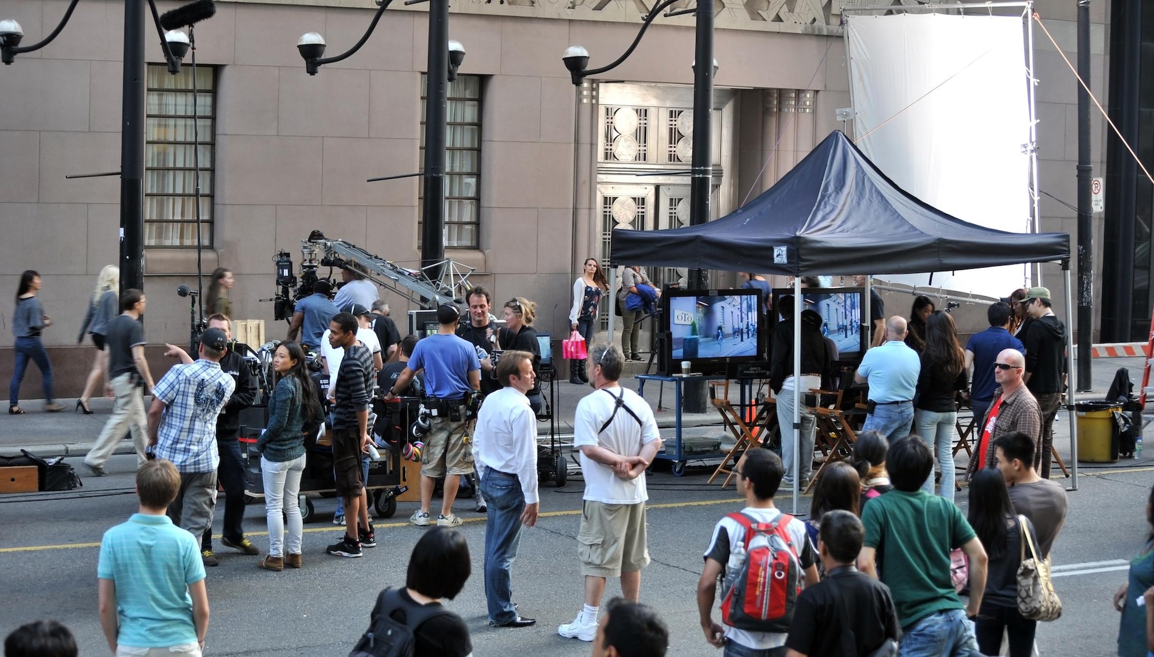 How to Become an Extra in the UK | Mandy