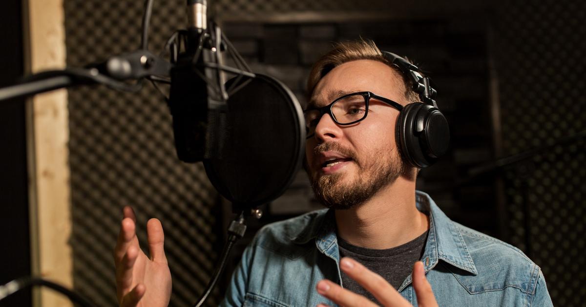 How to Use a Microphone | Backstage