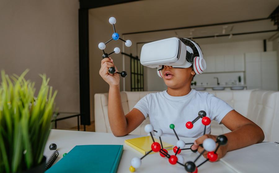 30 Monologues for Teenagers: Dramatic, Comedic, and Shakespearean