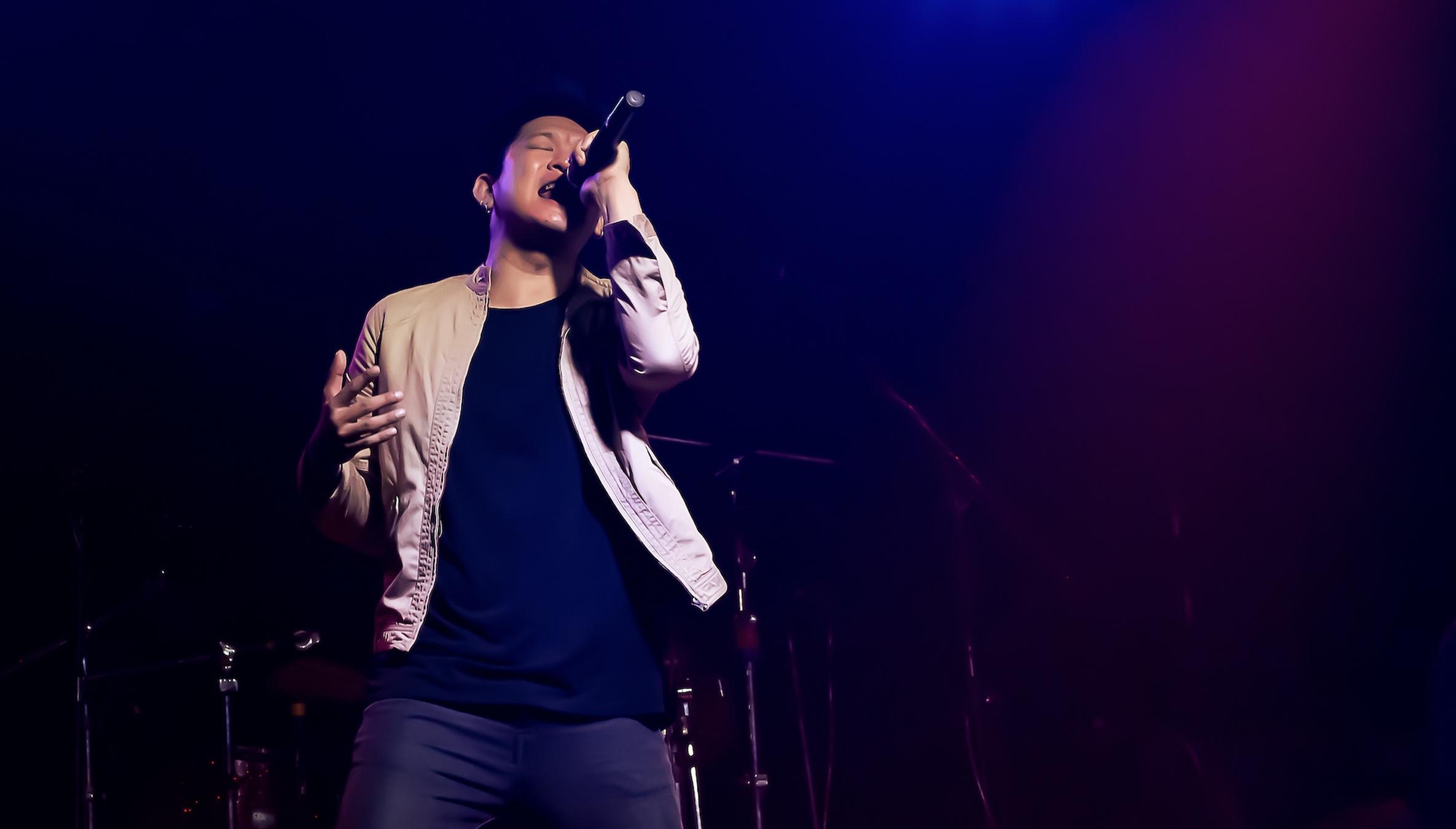 How to Hold a Microphone | Backstage