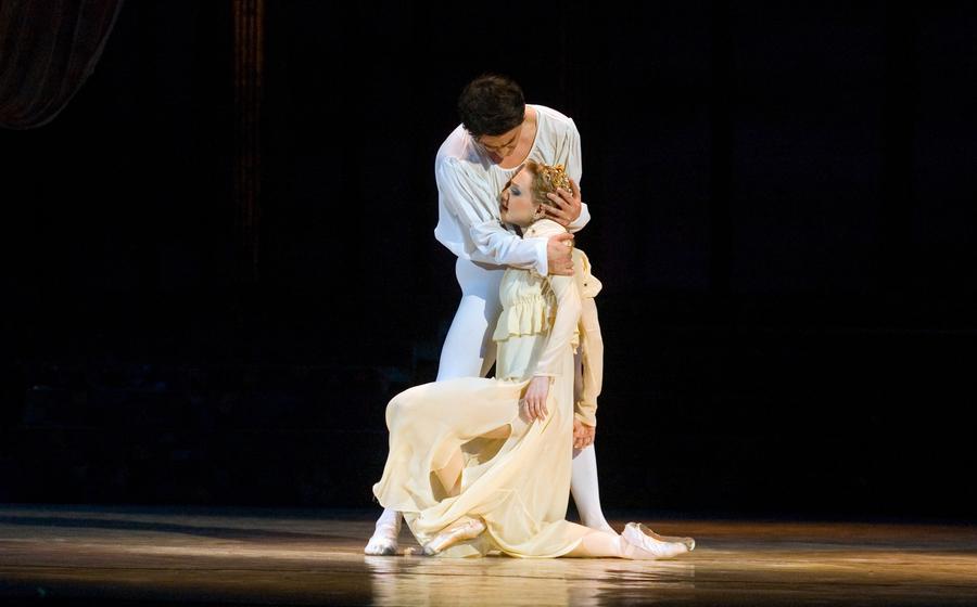 30 Monologues for Teenagers: Dramatic, Comedic, and Shakespearean