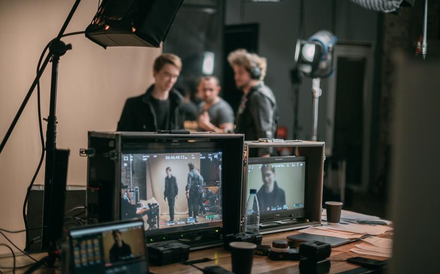 How to Pitch a Movie Idea: A Guide for Screenwriters | Backstage