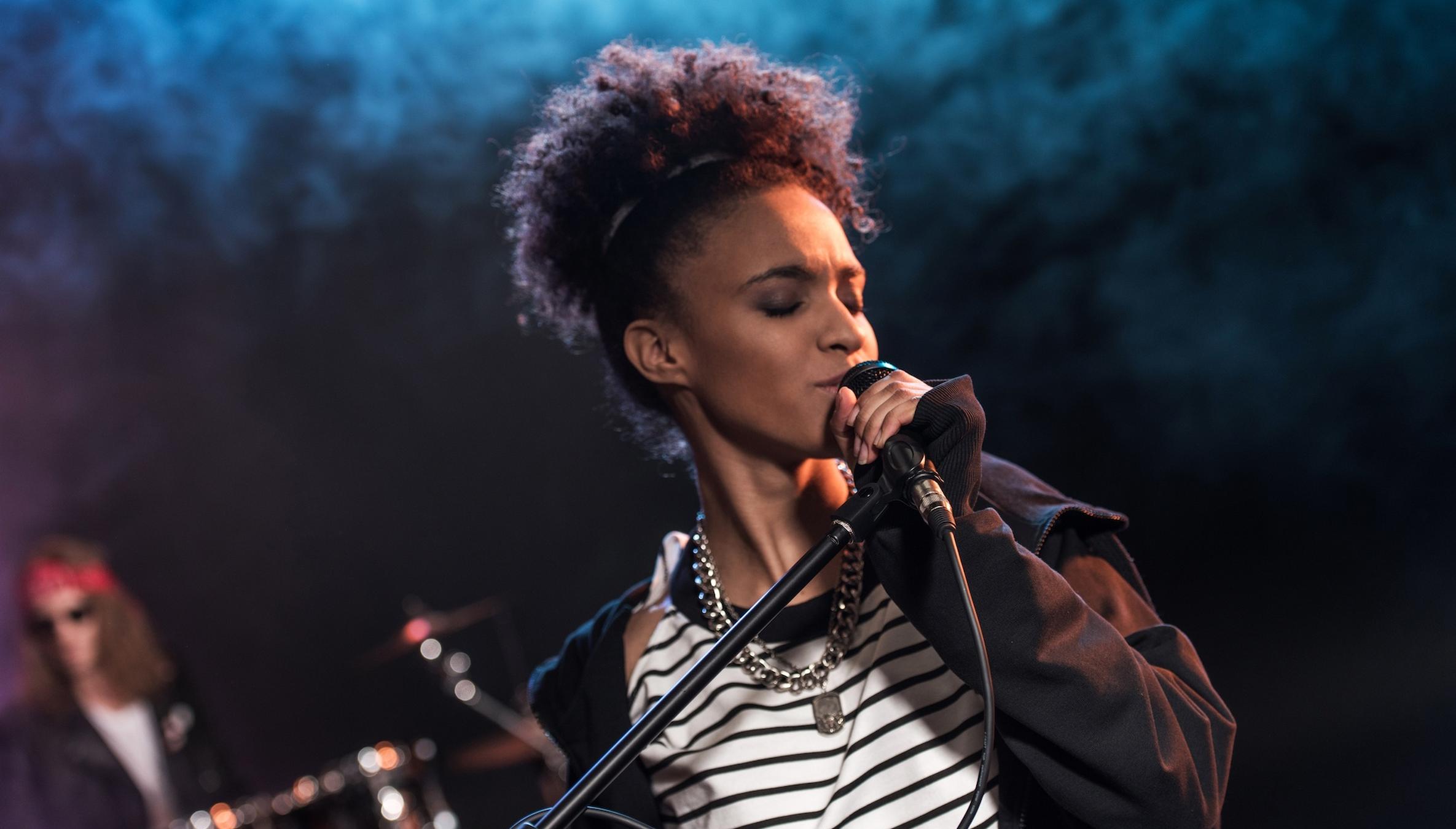 How to Breathe While Singing: 6 Tips and Techniques | Backstage