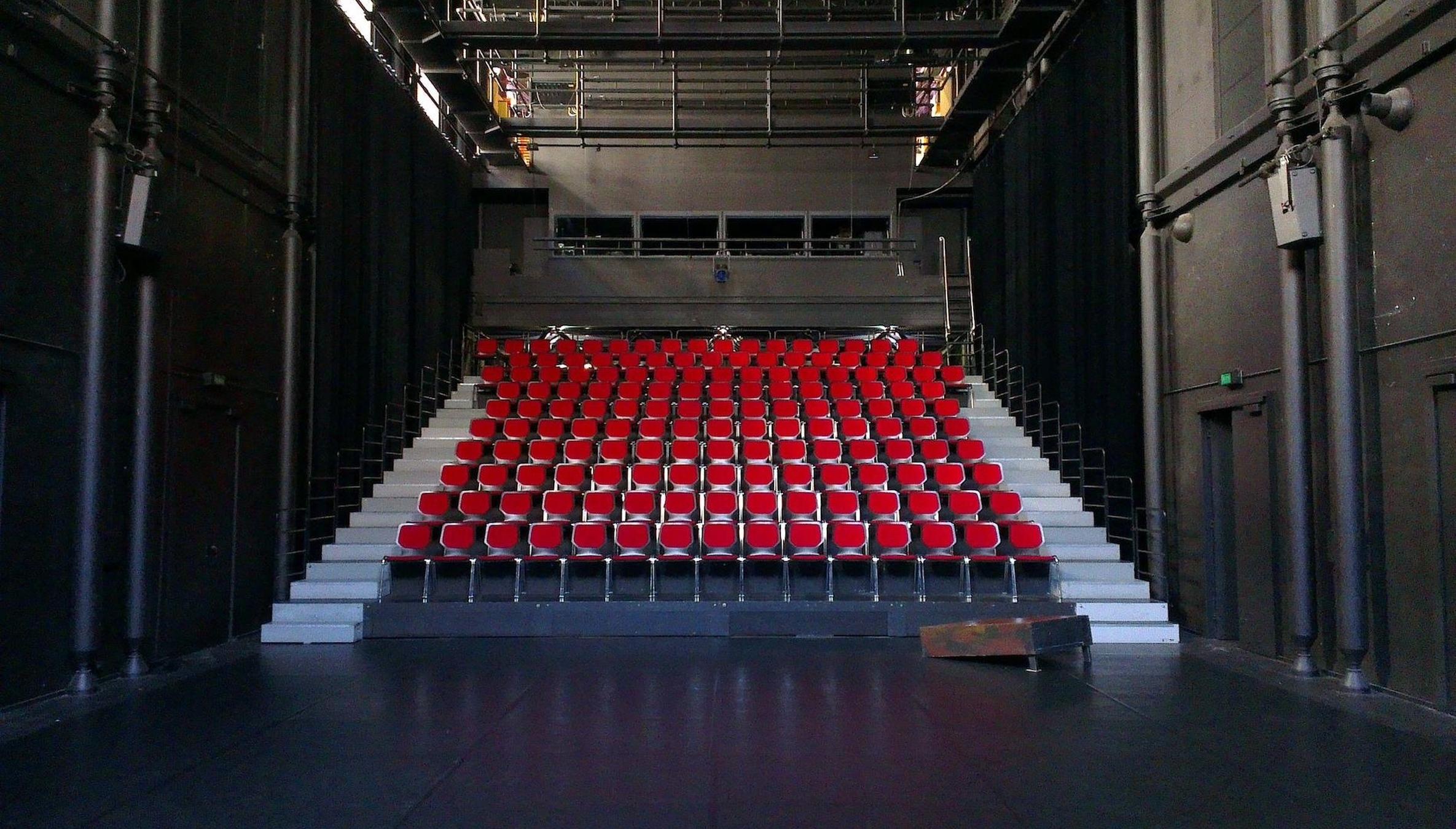 What Is a Black Box Theater? Definition + Advice for Actors | Backstage