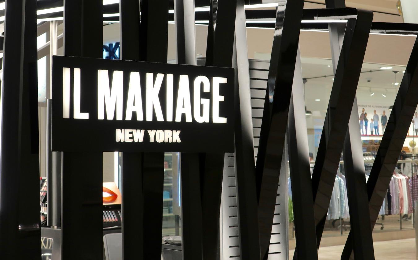 Stage Cue in Theater: Examples, Definition, and Advice | Backstage