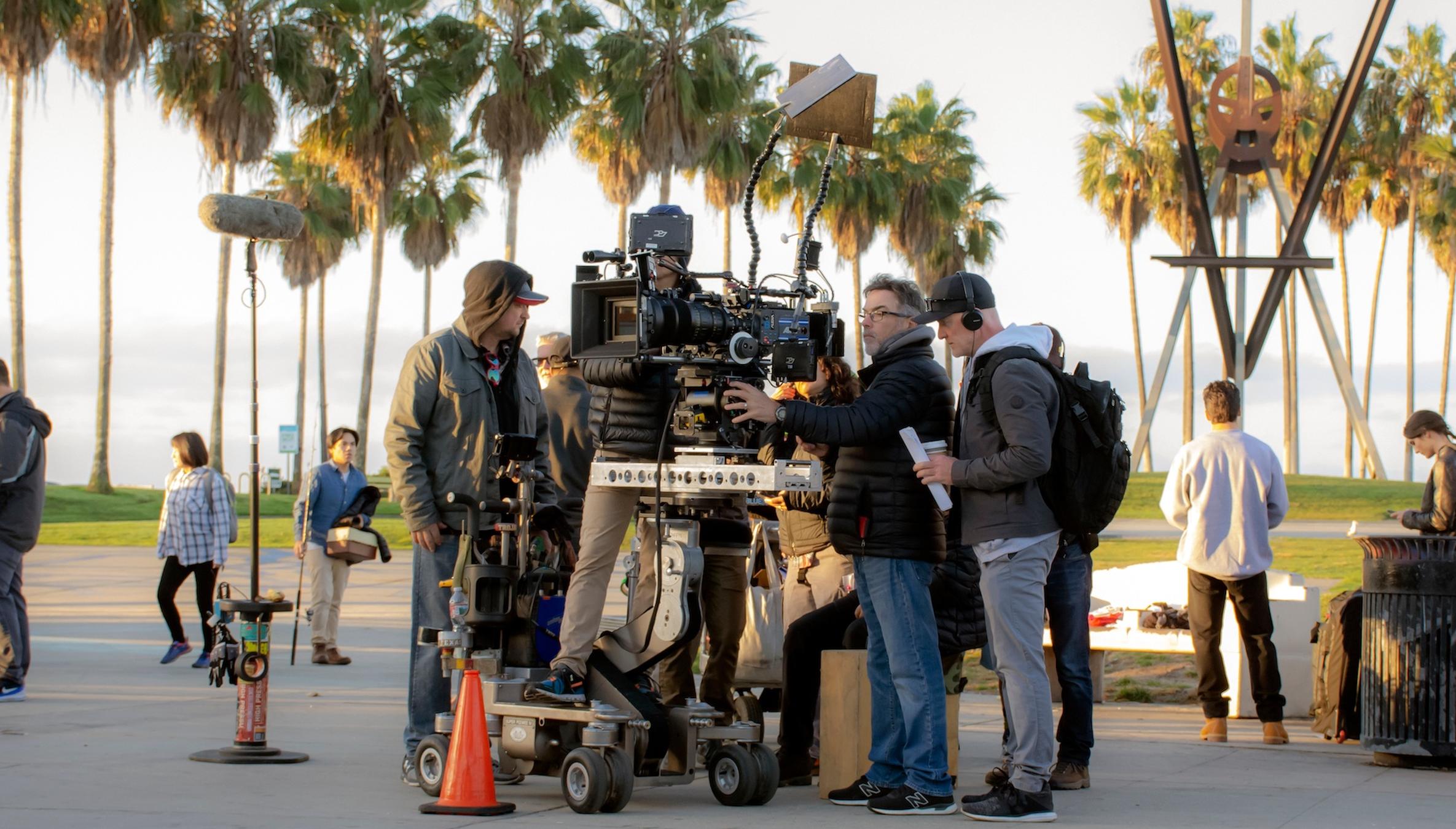 Background Acting in Los Angeles: Extra Work + How to Get Started ...
