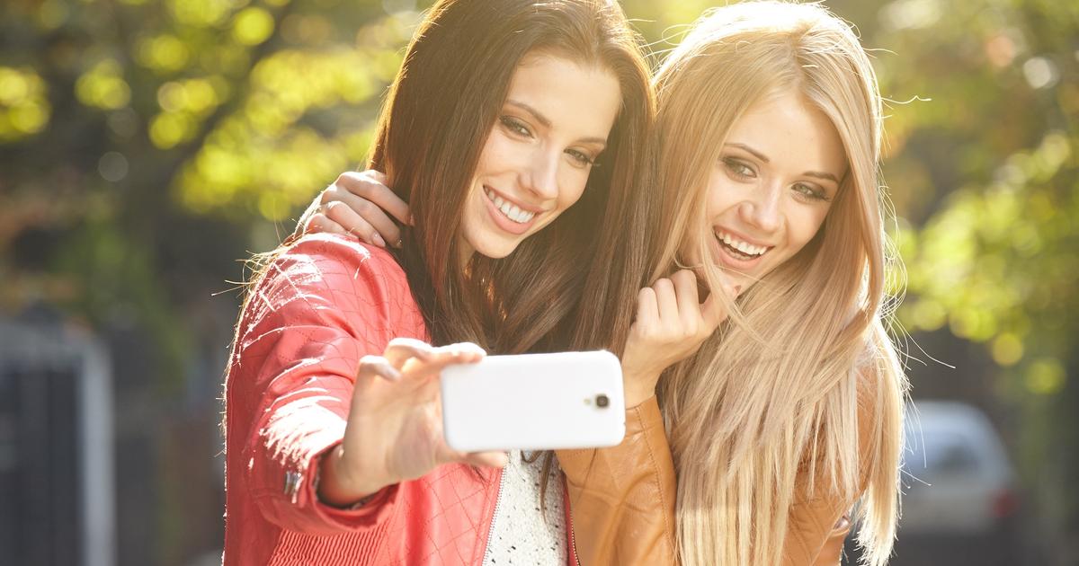 How to Use Instagram Collabs | Backstage
