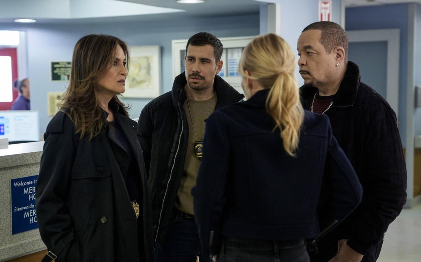 What Is a Thrust Stage? Definition + Examples | Backstage