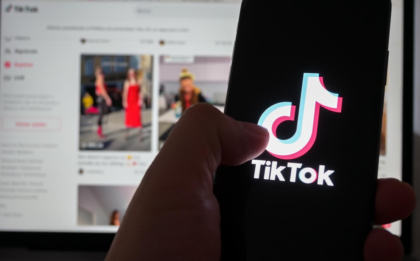 What Is a Thrust Stage? Definition + Examples | Backstage