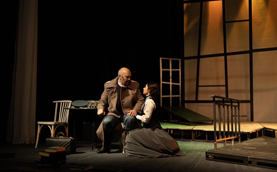 Acting Portfolio: Examples & Advice for Beginners | Backstage