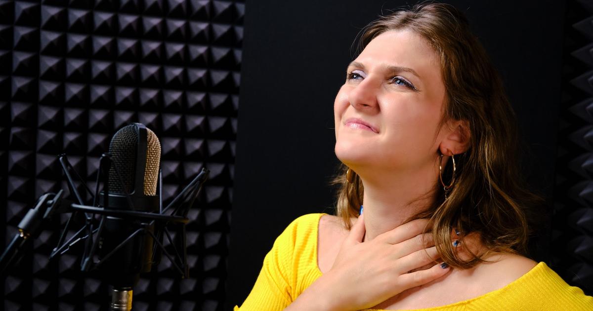 How to Prevent Singer’s Throat and Keep a Voice Healthy | Mandy