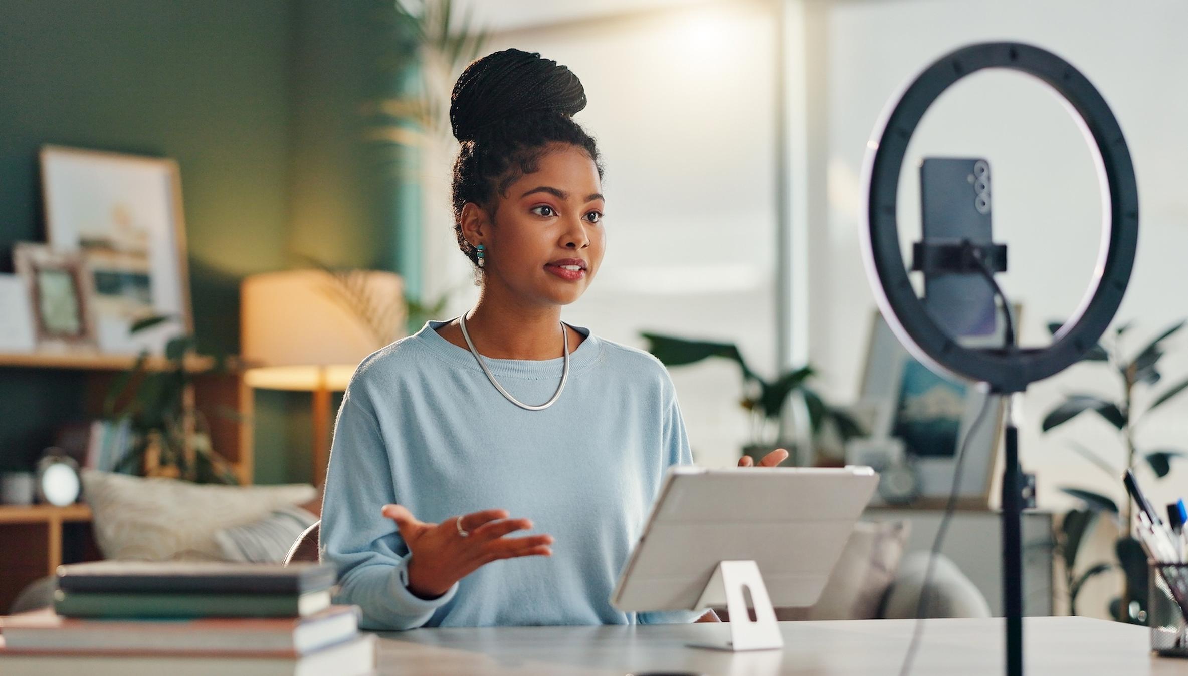 What Does an Influencer Contract Look Like? | StarNow