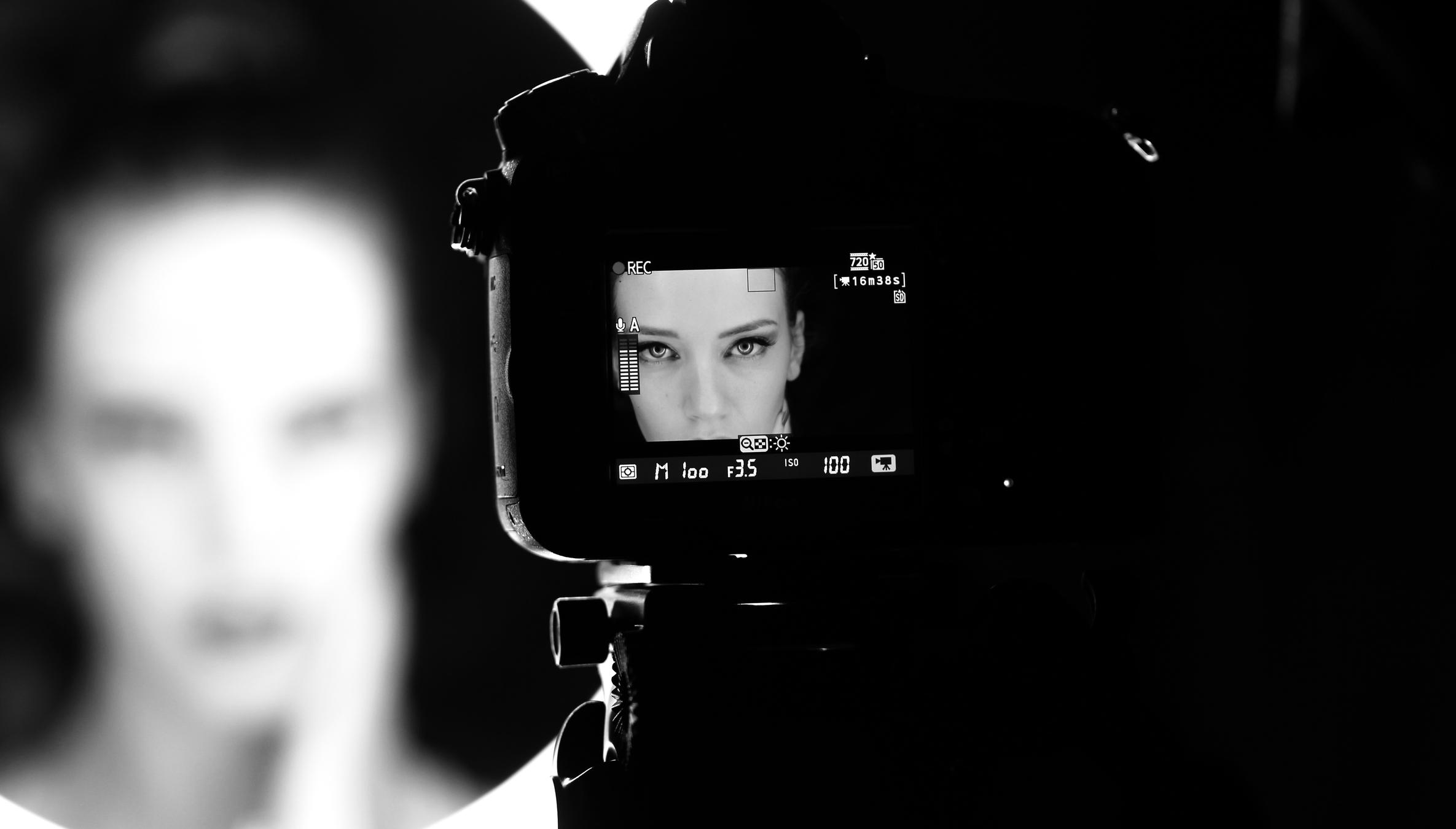 Modeling vs. Acting Headshots: What's the Difference? | Backstage