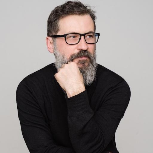 How to Walk the Red Carpet, According to a Publicist