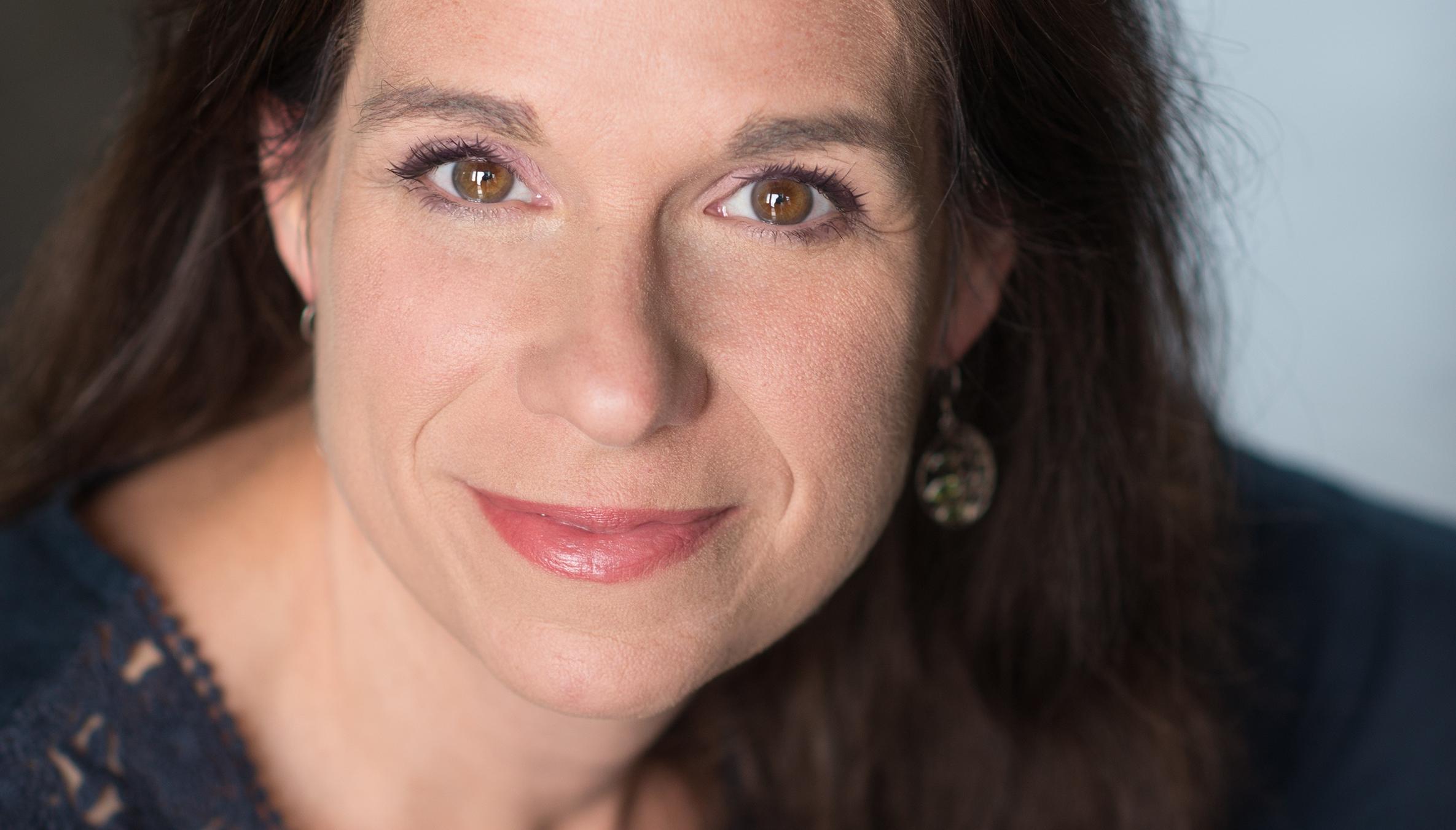 6 Pointers From Headshot Pro Tracy Page