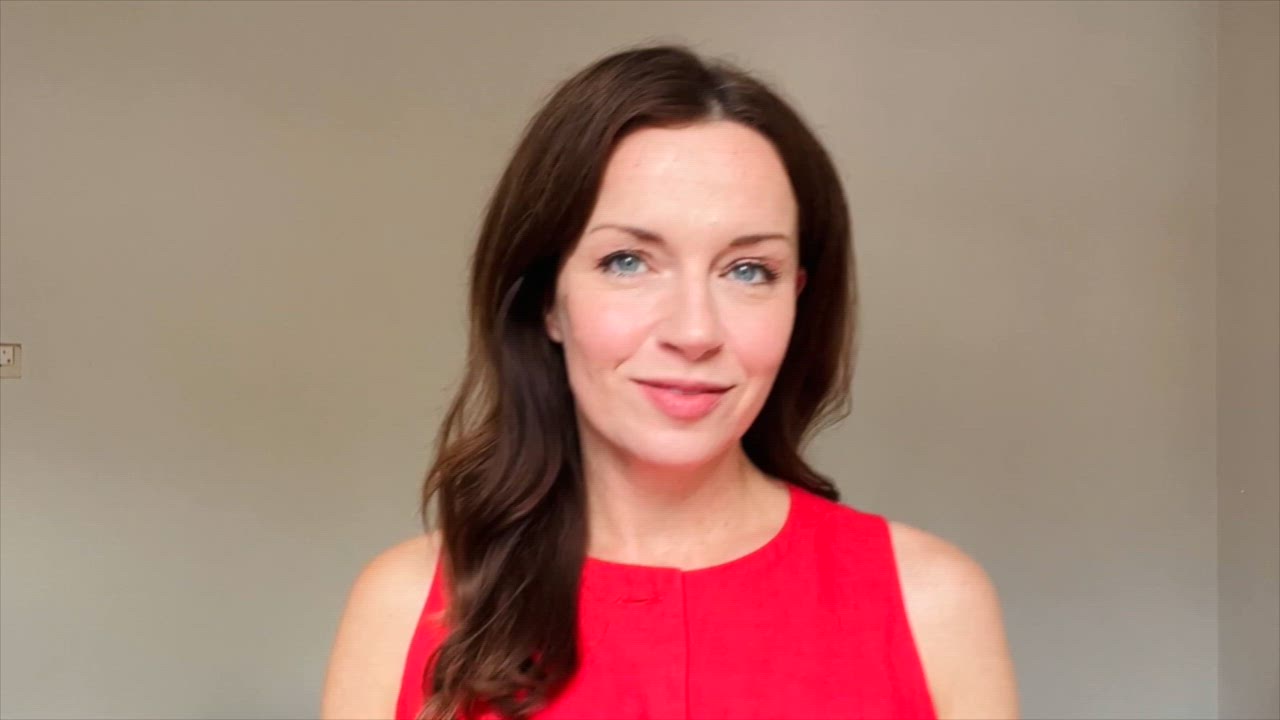 Laura Jean Clinton - Professional Profile, Photos on Mandy