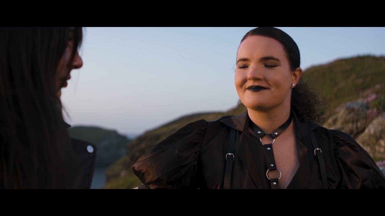 Julia Quayle - Professional Profile, Photos on Mandy