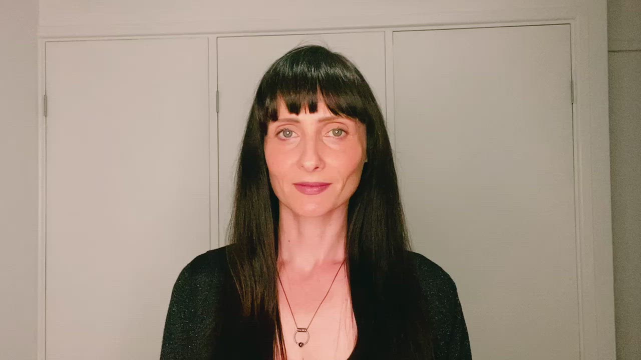 Amy Vee - Professional Profile, Photos on StarNow