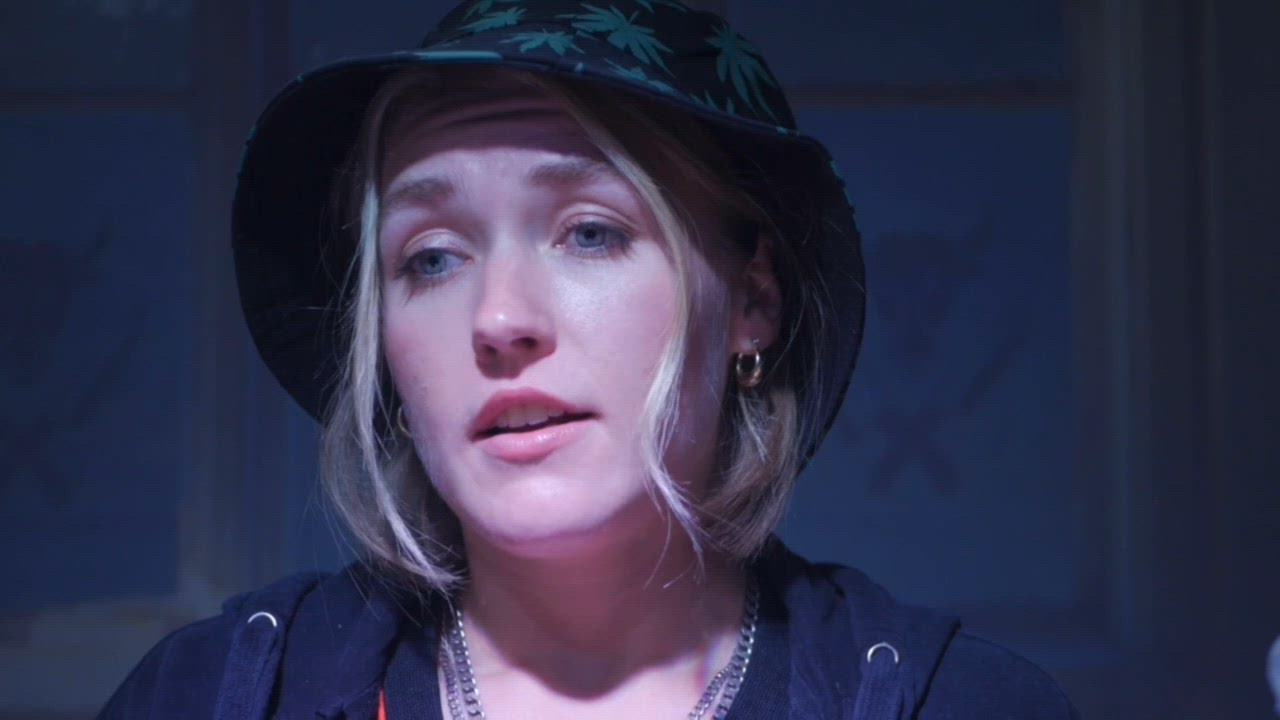 Eloise Hare - Professional Profile, Photos on Mandy