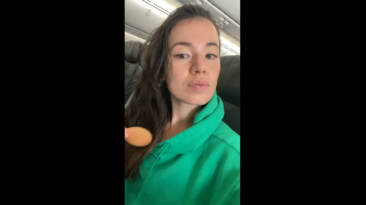 Anna Biz - Professional Profile, Photos on StarNow