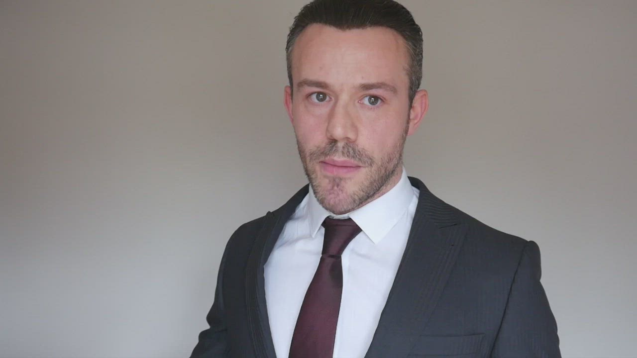 Oliver Devoti - Professional Profile, Photos on Mandy