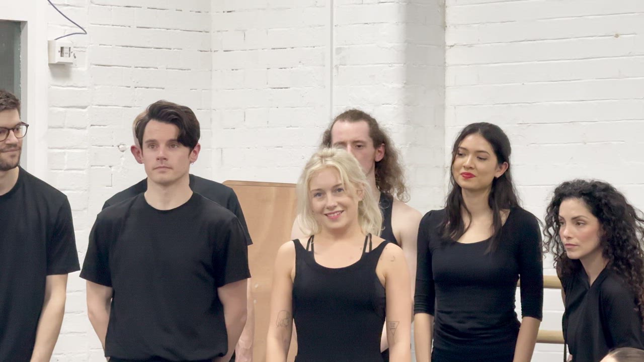 Laura Mead - Professional Profile, Photos on Mandy