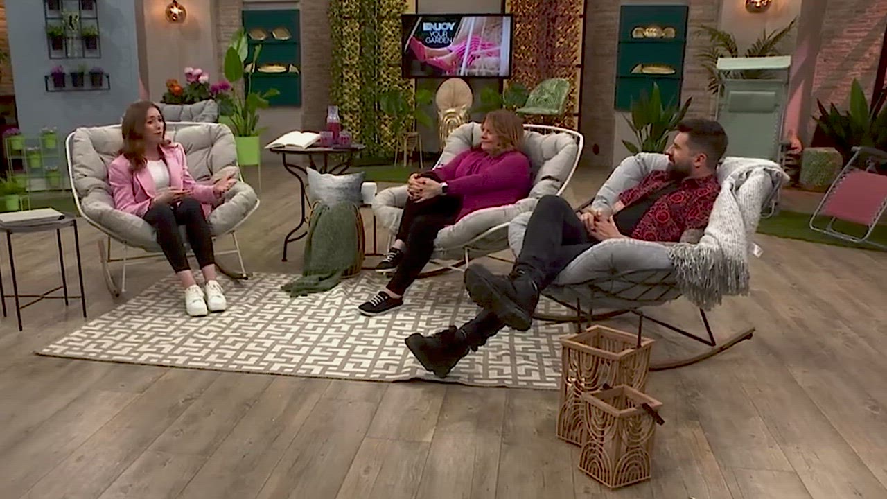 Amy Burrows - Professional Profile, Photos on Mandy