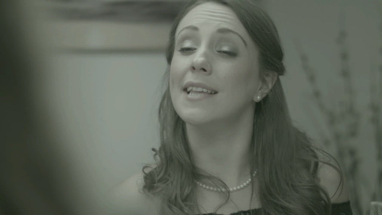 Victoria Fitz-Gerald - Professional Profile, Photos on Mandy