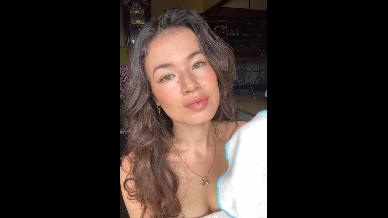 Anna Biz - Professional Profile, Photos on StarNow