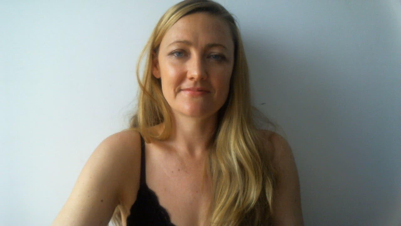 Joanne Knight - Professional Profile, Photos on StarNow